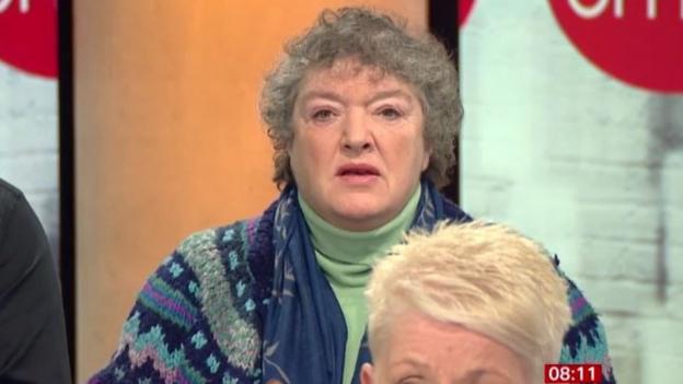 Calls grow for Fujitsu to pay for Post Office injustice - BBC News