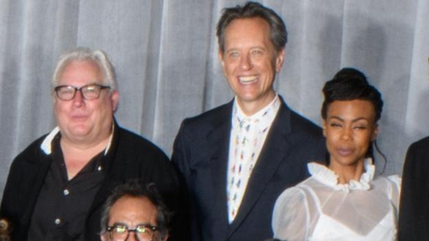 Oscars 2019: Nine things we spotted in the class photo - BBC News