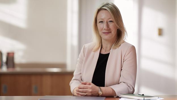 Epsom College appoints Mark Lascelles as new headteacher - BBC News