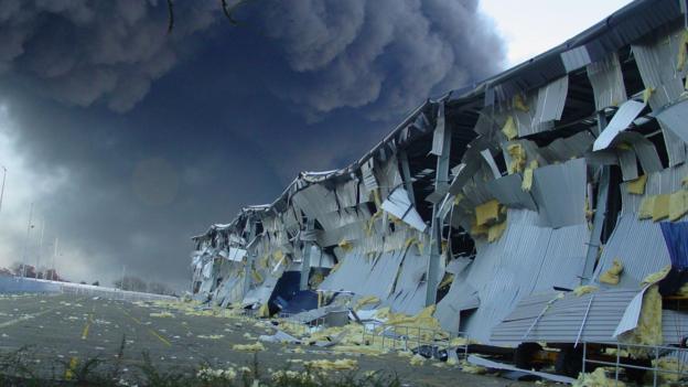 Photos from inside Buncefield explosion captured by firefighter - BBC News
