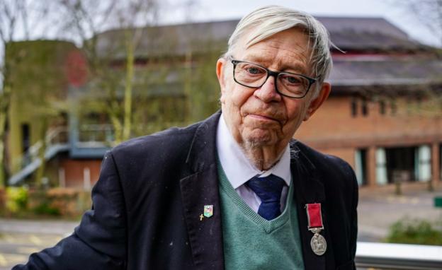 The Marvellous Neil Baldwin is back to make us feel better - BBC News