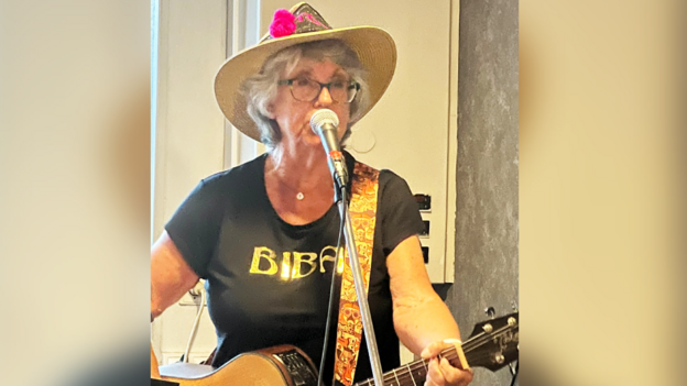 The Fabs: How a '60s all-girl band (nearly) ruled the world - BBC News