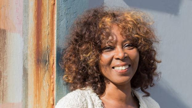 Could you pledge not to fly on a plane for a whole year? - BBC News