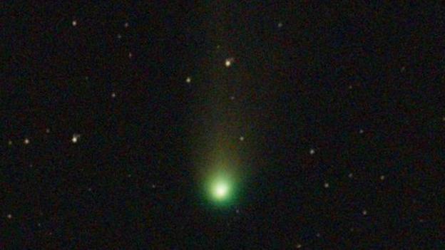 'Once in a lifetime' comet spotted from Derbyshire garage roof - BBC News