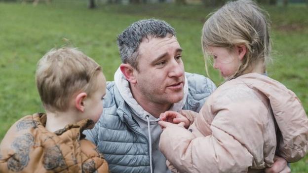 Homeless people living in temporary accommodation in Scotland hits ...