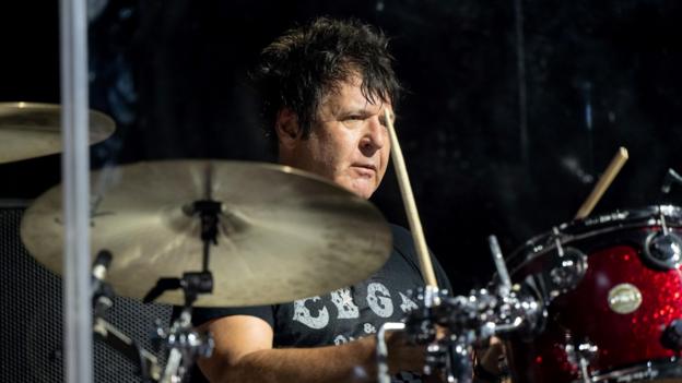 Blondie drummer Clem Burke dies, aged 70 - BBC News