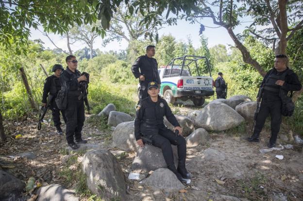 Call of duty: One woman's life in Mexico's border force - BBC News