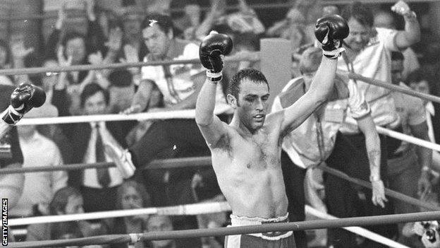 Alan Minter: British boxing legend dies at 69 - BBC Sport