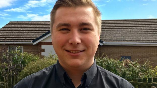 Letting fees ban: Renters confused after change in law - BBC News