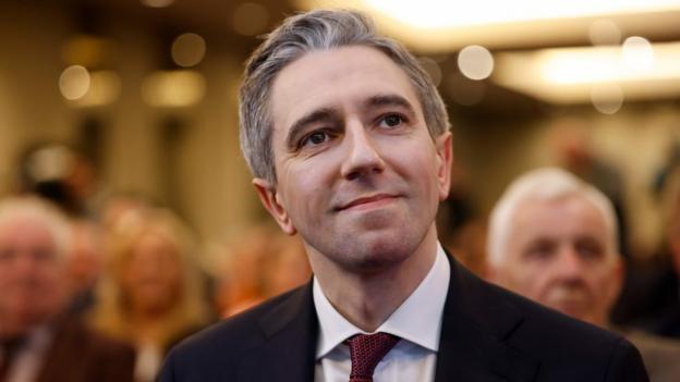 Simon Harris on course to be Irish leader after party election - BBC News