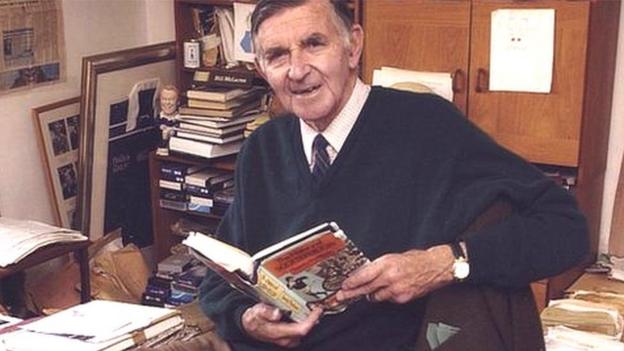 Bill McLaren: Tribute to mark centenary of 'voice of rugby' - BBC News