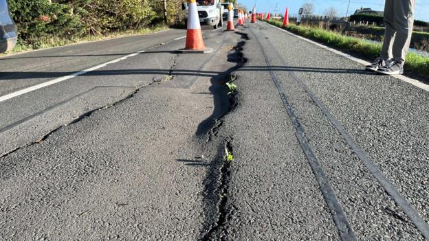 Potholes: How much do fixes cost - and why do they fail? - BBC News