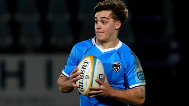 Huw Anderson: Full-back signs new long-term Dragons deal - BBC Sport