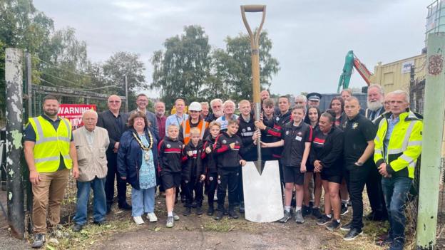 Construction begins on £1.9m Crewe boxing gym - BBC News