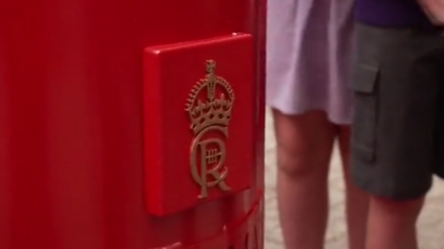 First King Charles post box unveiled in Great Cambourne - BBC News