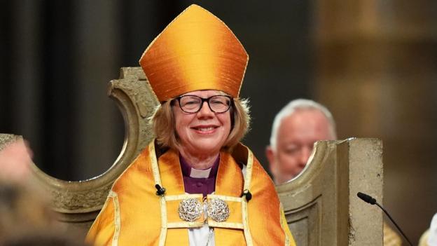Sarah Mullally: First female Archbishop of Canterbury enthroned - BBC ...