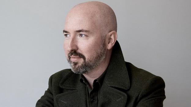 Richard Osman wins author of the year after hit debut novel - BBC News