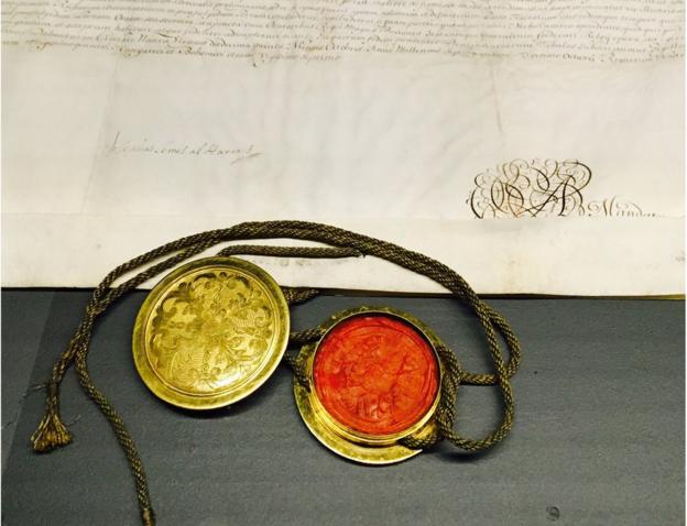 In pictures: Secrets of French diplomacy - BBC News