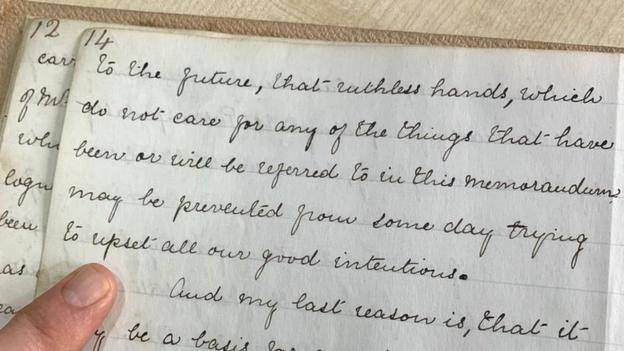 Old documents could be used in bid to save Aberdeen library - BBC News