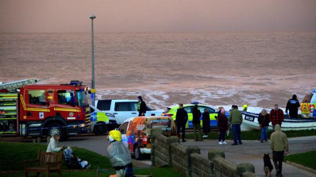 Coroner's inquest opens into Withernsea sea deaths - BBC News