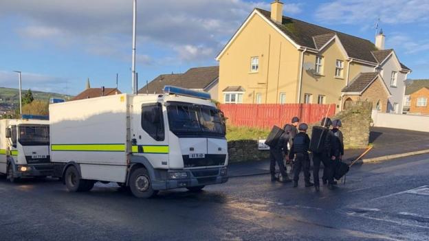 Strabane: Fifth man arrested over attempted murder of police - BBC News
