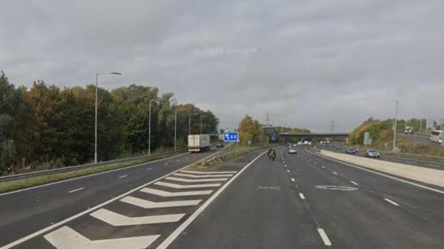 Reading: Congestion warning ahead of M4 weekend junction closure - BBC News