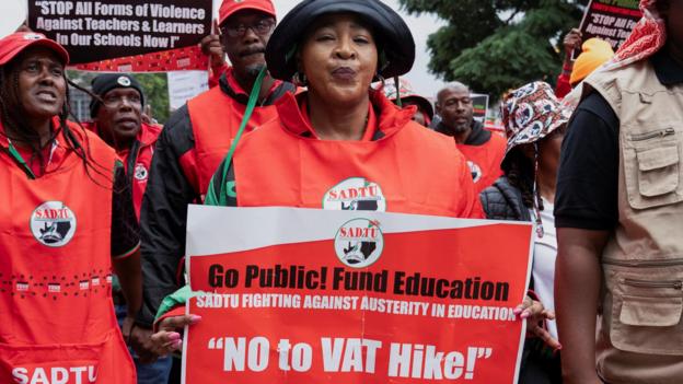 South Africa reverses VAT increase that threatened ANC-DA coalition - BBC News