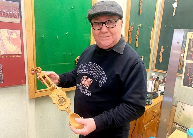 Love spoons: How a spoon became the Welsh symbol for love - BBC News