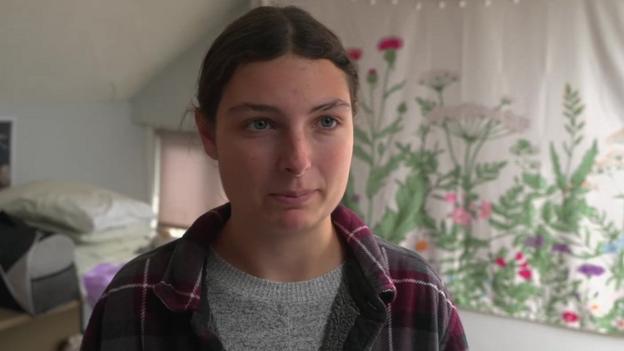 Falling trees, power cuts and a flying trampoline in Cornwall storm - BBC News