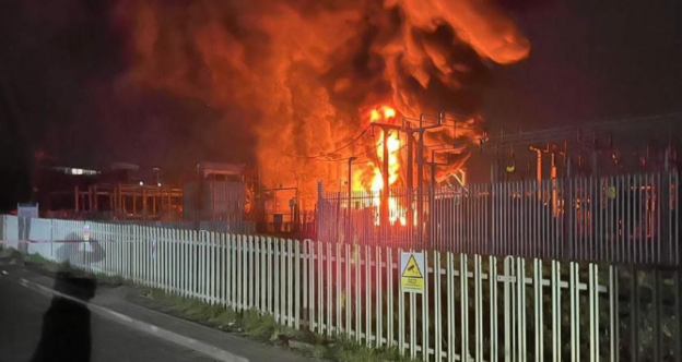 Hayes residents describe impact of fire near Heathrow Airport - BBC News