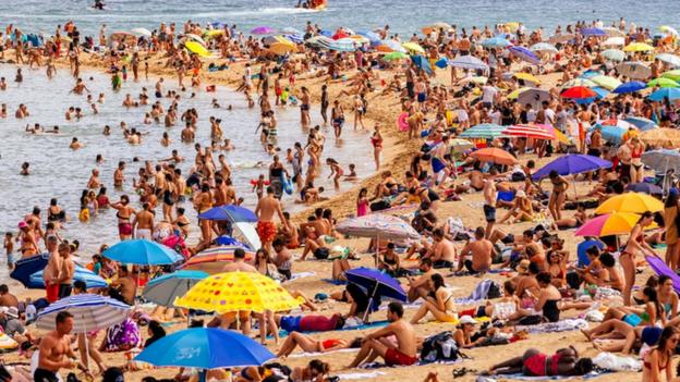 Barcelona: Why are the city's beaches disappearing? - BBC Newsround
