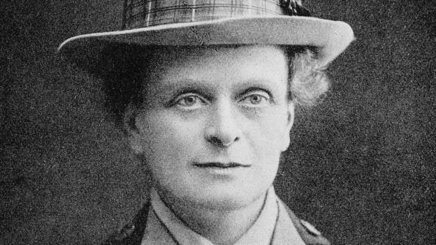 The female war medic who refused to 'go home and sit still' - BBC News