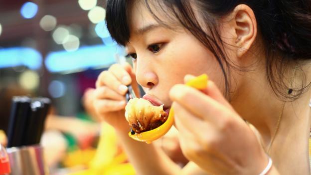 The diets cutting one in five lives short every year - BBC News