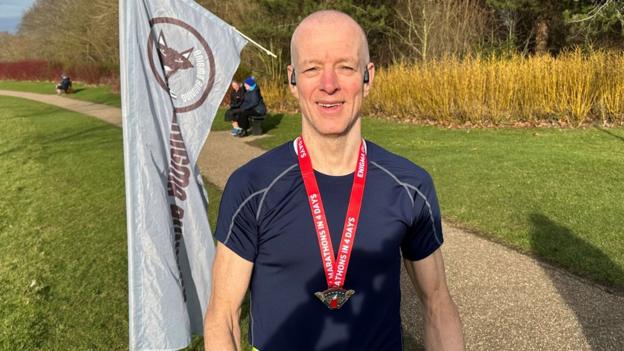 St Albans: Josh Patterson runs 73rd charity marathon - BBC News