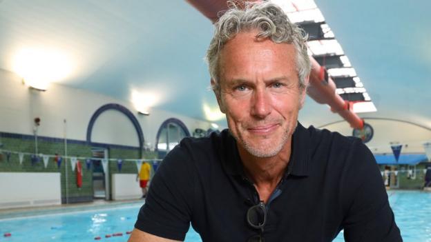 Mark Foster: 'Swimming is an escape from our fast-moving world' - BBC News