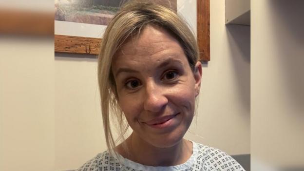 Breast cancer: Presenter felt 'helpless' after diagnosis - BBC News