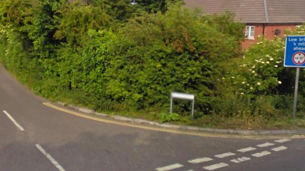 Westbury's controversial Slag Lane signs to be reinstated - BBC News