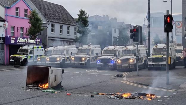How much immigration is there in Northern Ireland? - BBC News