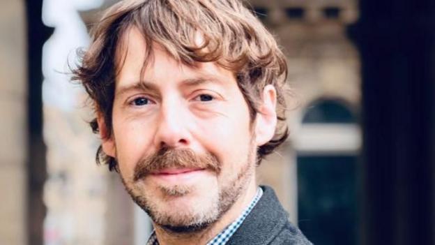 Calderdale Council to serve only vegan food at future events - BBC News