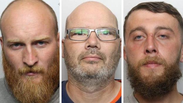 Stoke on Trent: Men threw bricks at mosque during disorder - BBC News