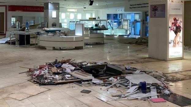 Basildon: Medical centre plans for former Debenhams store - BBC News