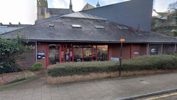 GP surgeries: Up to 50 NI practices 'in crisis', says BMA - BBC News