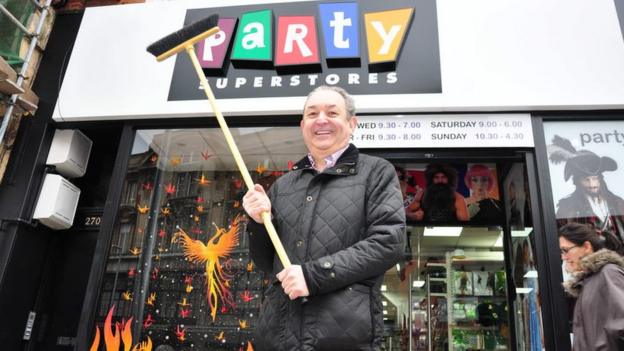 2011 riots: How one night changed my life - BBC News