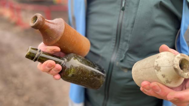 Archaeological finds push Castlegate scheme £8m over budget - BBC News