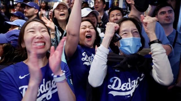 Dodgers beat Yankees to win World Series in game five in New York - BBC ...
