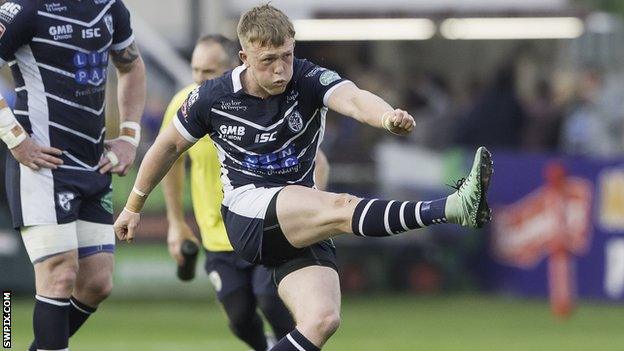 Cory Aston: Castleford Tigers sign Leeds Rhinos half-back - BBC Sport