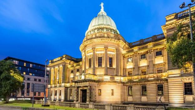 Mitchell Library gets £2m funding to replace heating - BBC News