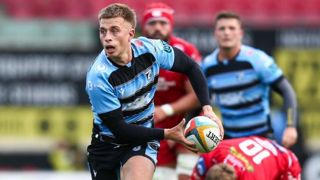 Cameron Winnett: Wales and Cardiff full-back gets young player award ...