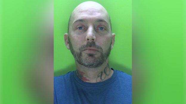 Worksop: Stalker ex-boyfriend who sent explicit images jailed - BBC News