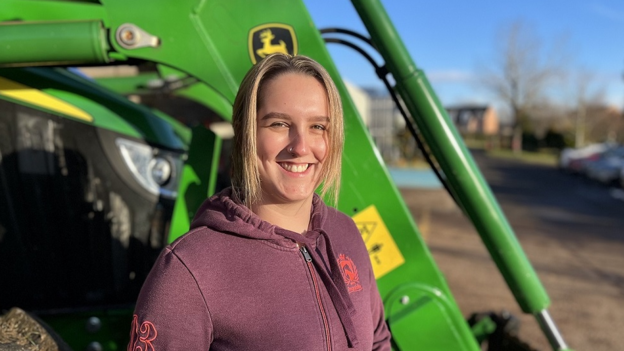 Record number of girls on Borders College farming course - BBC News